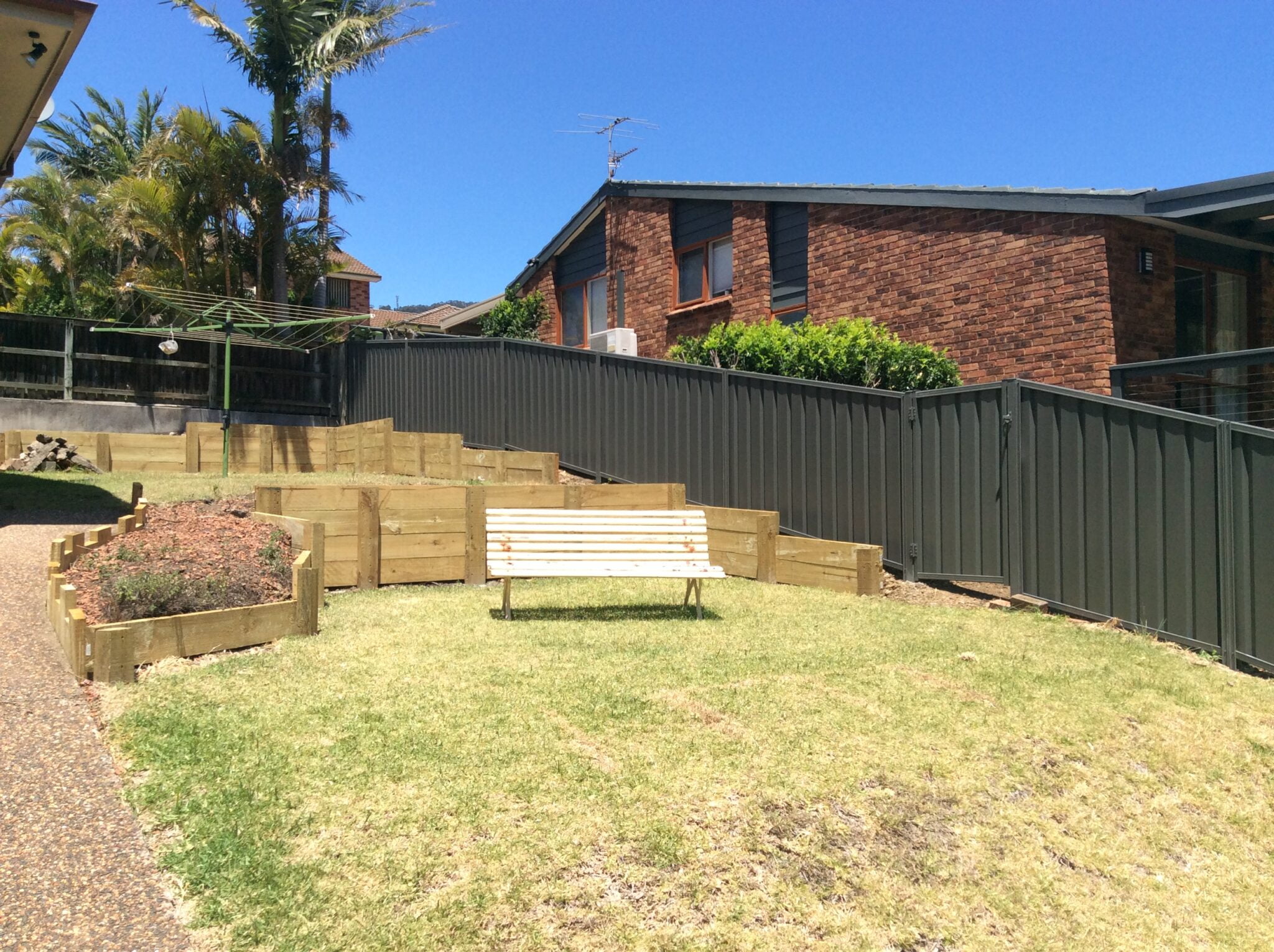 Retaining Walls - Knockout Fencing