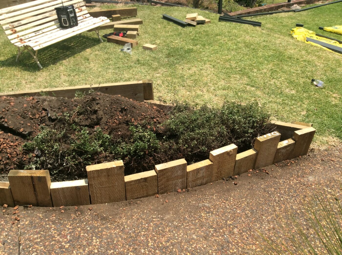Retaining Walls - Knockout Fencing